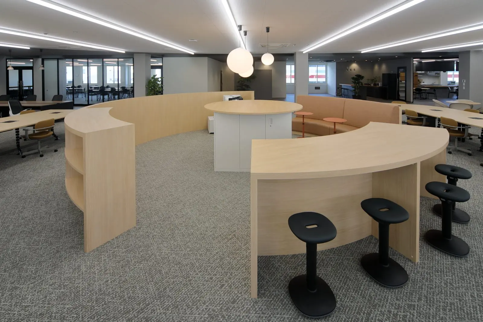 オタフクホールディングス株式会社 | ITOKI WORK-Style Design